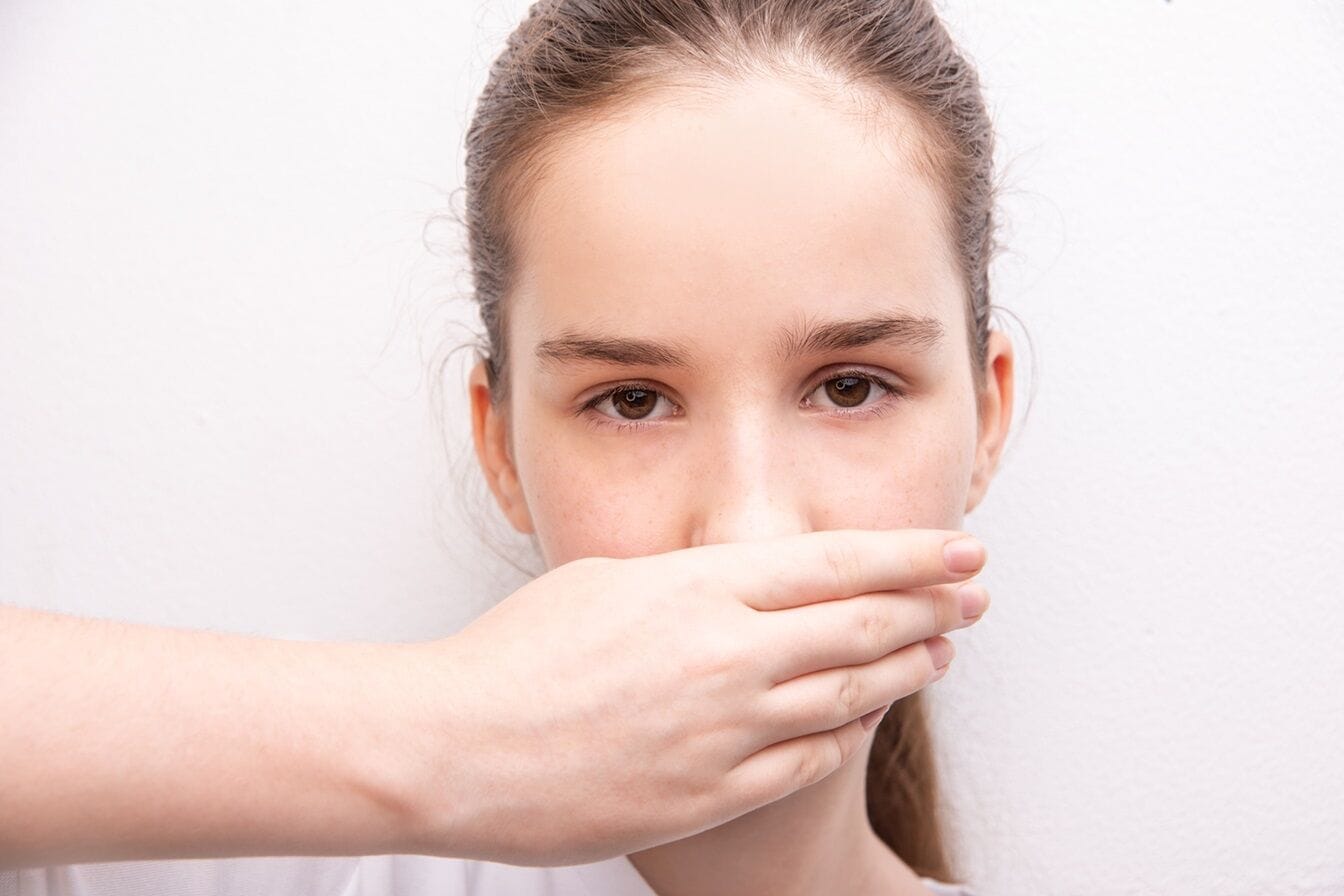 Cosa Causa L'alito Cattivo E Come Combatterlo